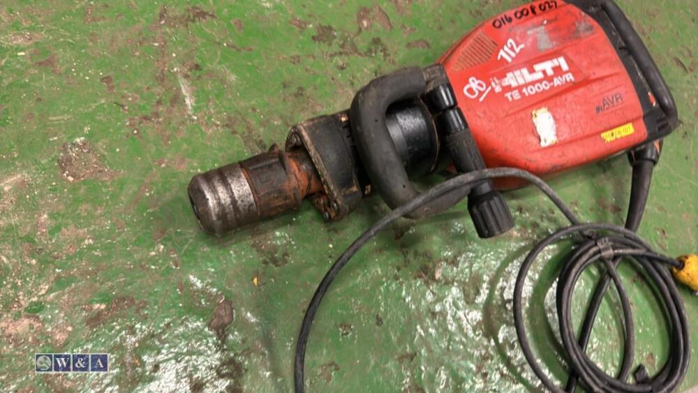 HILTI TE 1000-AVR 110v industrial demolition breaker c/w side handle ...
