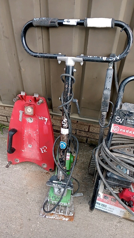 WOLFF DURO-STRIPPER 110v floor tile lifter | Day 3 Carlton Timed Sale ...