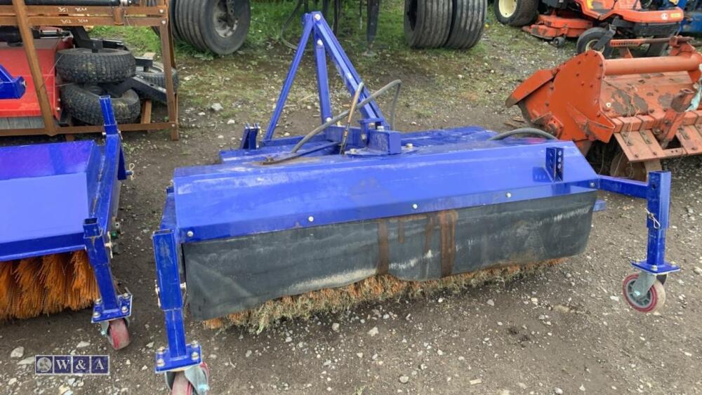 Tractor 3-point linkage mounted 5ft road sweeper collector | Day 1 ...