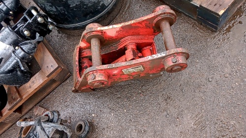 MILLER hydraulic quick hitch (45mm pins) | Day 3 Carlton Timed Sale ...